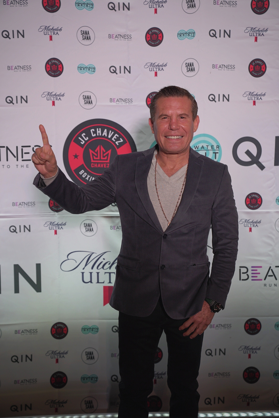 Julio César Chávez abre sucursal en Monterrey de su Boxing Studio ...